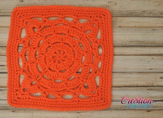 Cathedral Window free 12" square crochet pattern - Cre8tion Crochet